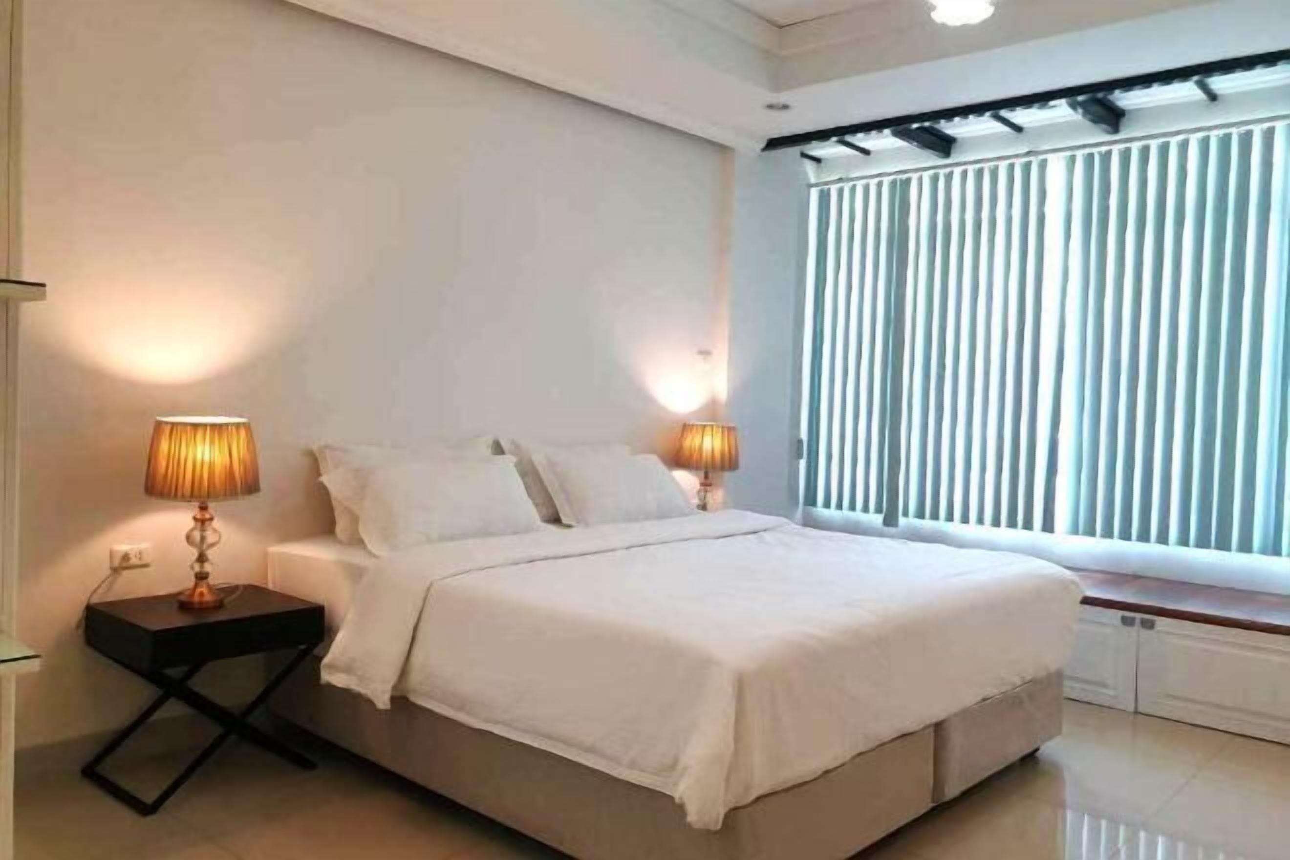 Minibar, roupa de cama fornecida 