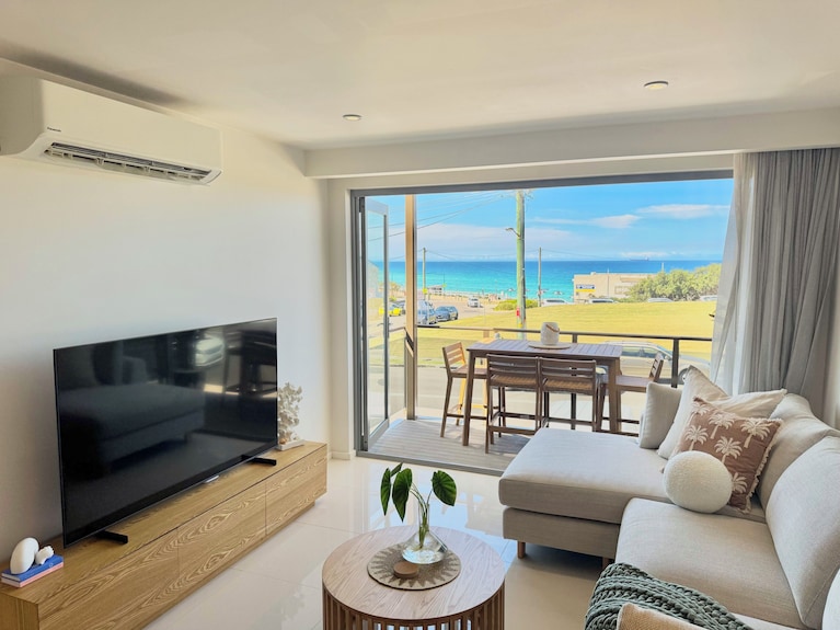 Merewether By The Beaches Newcastle, Free Parking - Waratah