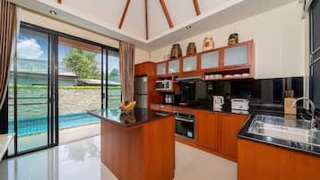 Villa Familiar, 3 quartos, vista para a piscina | Cozinha privada