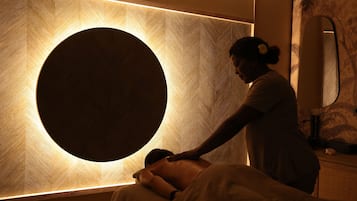 Banho turco, aromaterapia, envolvimentos corporais, massagens