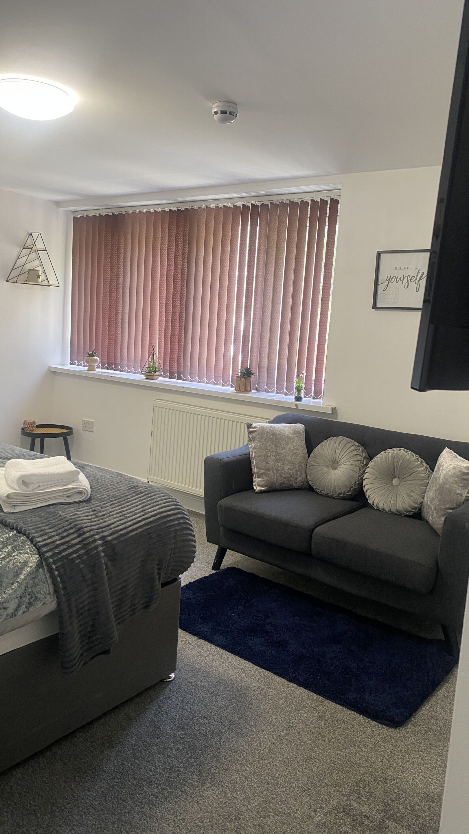 Confortable-estudio-baño Privado Con Ducha-spacious In The Attic - Huddersfield