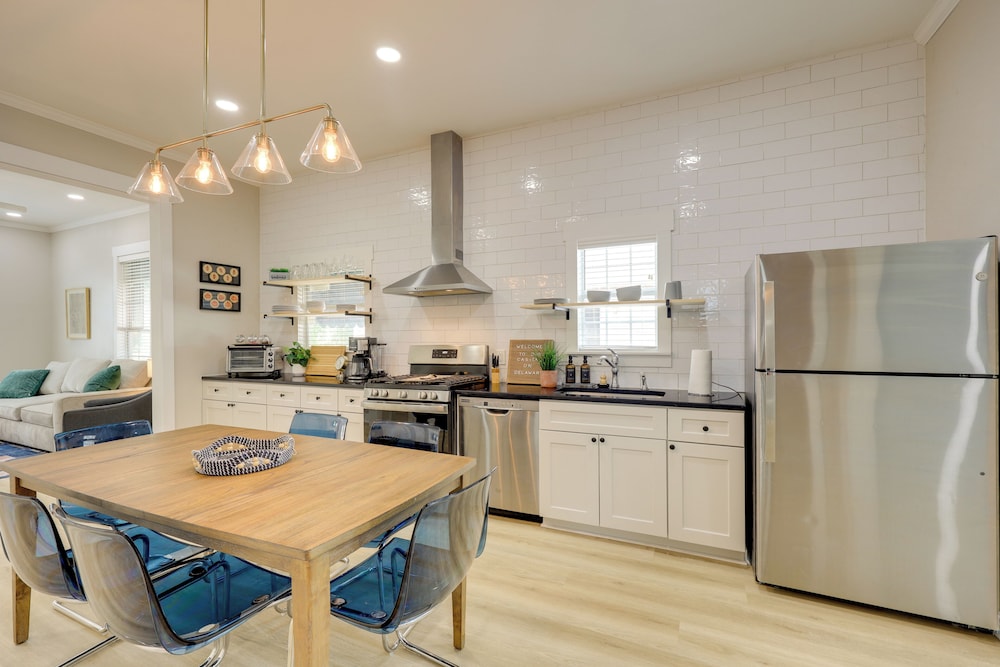 San Antonio Home 2 Mi To Dtwn, Swim Spa! - San Antonio, TX