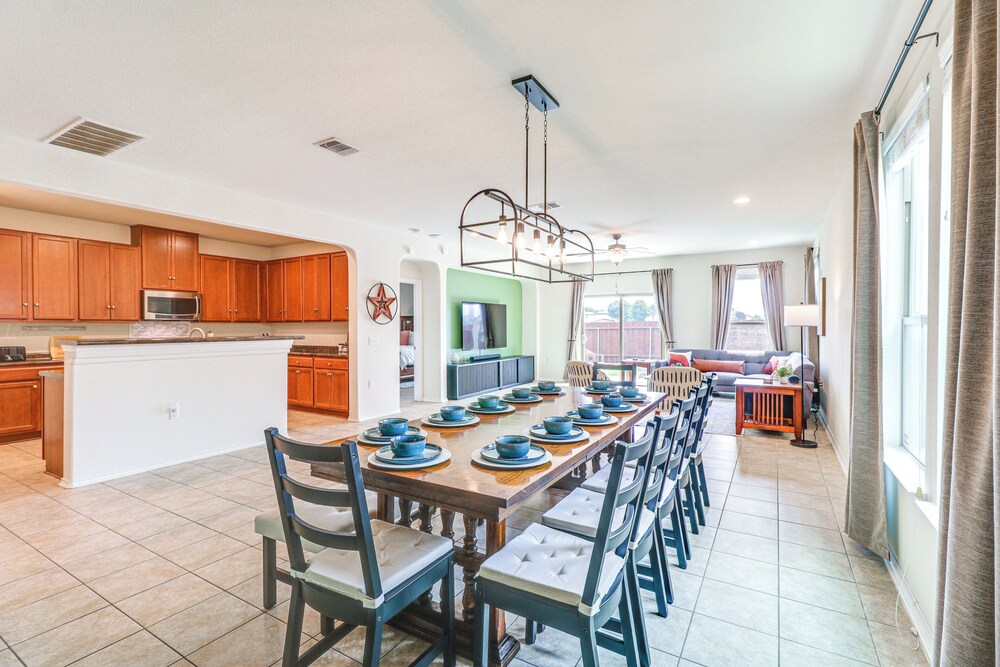 10 Mi To Dtwn Austin: Family Home W/ Communal Pool - Austin, TX