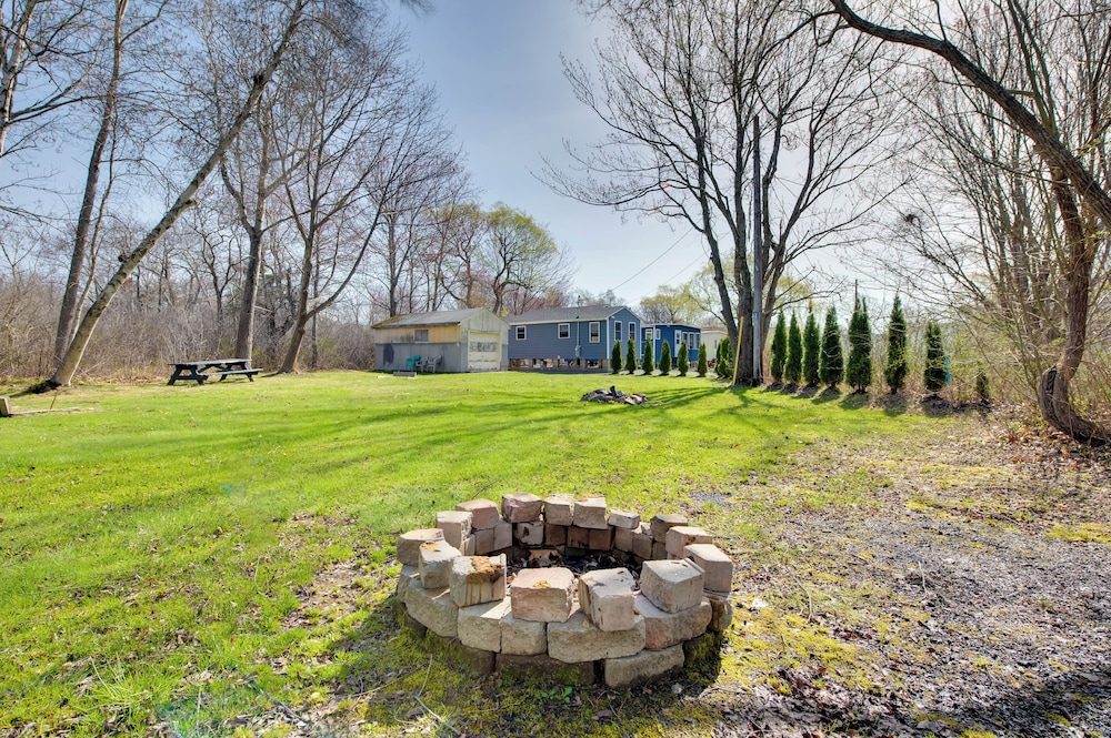 Walk To Long Sands Beach: Cottage W/ Fire Pits! - York