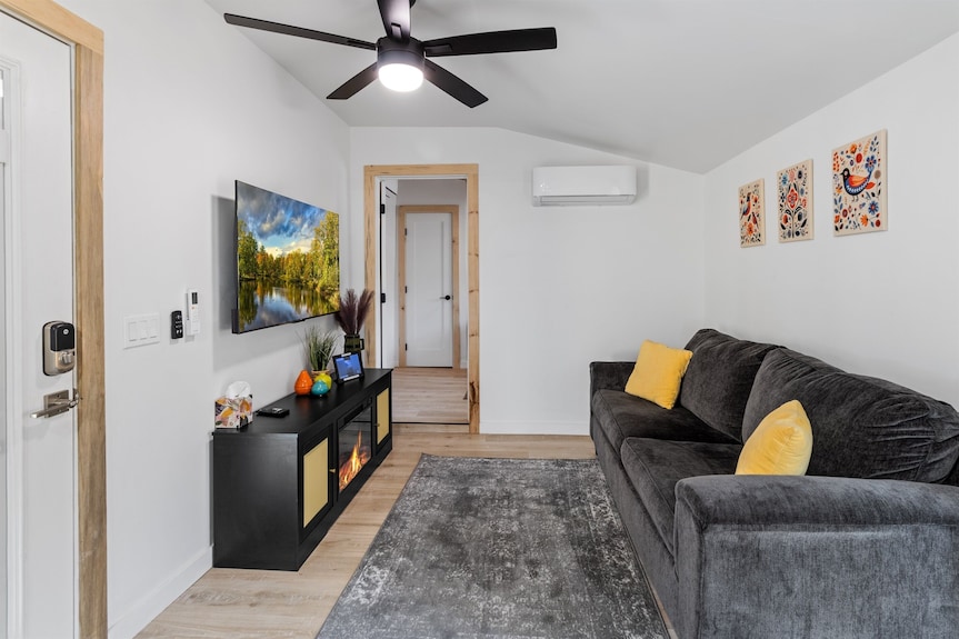 Shoreline Village Cabin 5 - Arizona