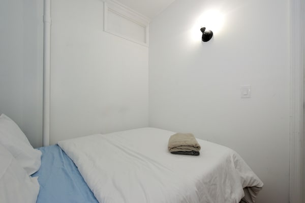Charming 2br Apartment Near Times Square - Jamaica - Queens NY