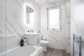 Apartamento | 2 quartos, secretária, internet de alta velocidade 