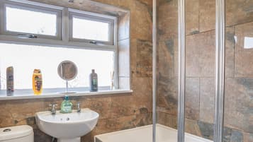 Apartamento | 3 quartos, secretária, internet de alta velocidade