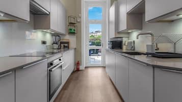 Apartamento | 2 quartos, secretária, internet de alta velocidade