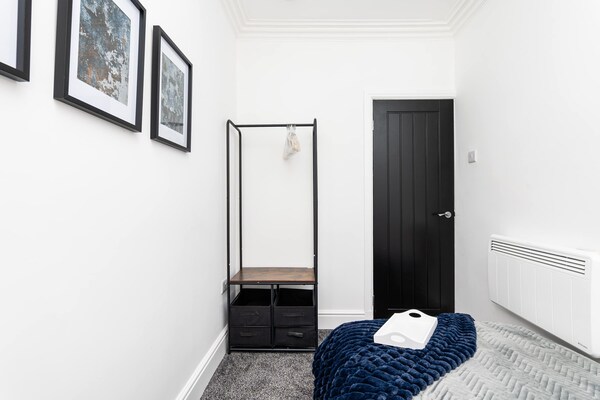 2 Bedroom Apartment-free Parking - Hawick