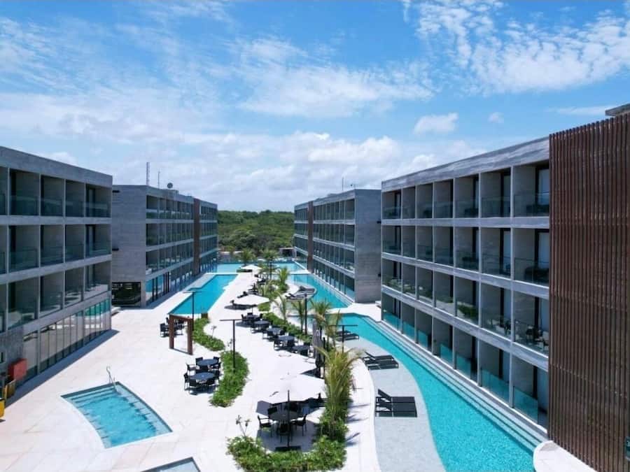 4 piscinas exteriores