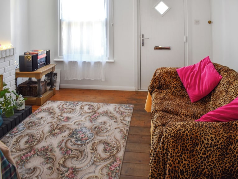 Lovely And Cosy, Late Victorian Cottage With Large Garden Area. - Essex