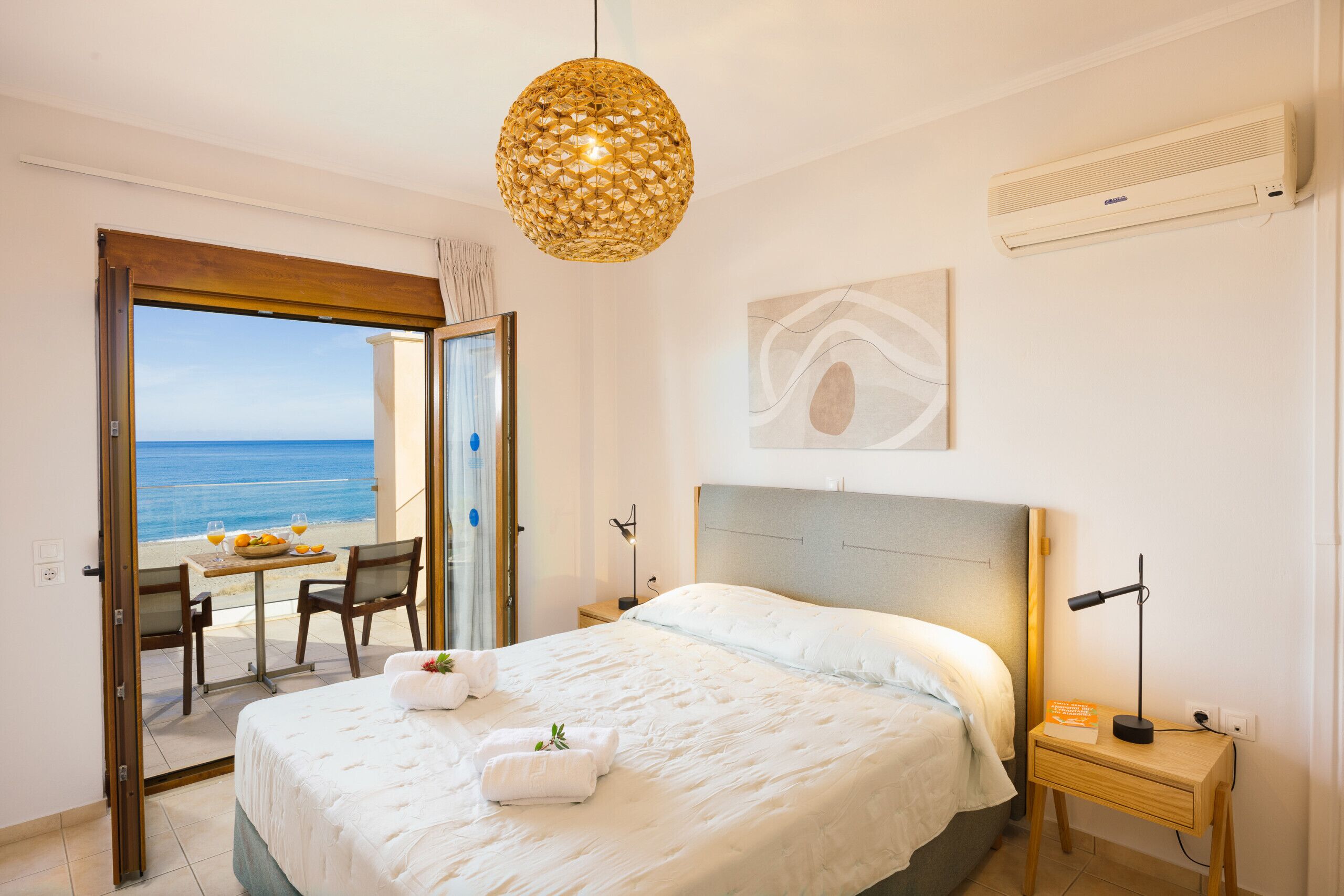 Vila, 6 quartos, piscina particular, vista para o mar | 6 quartos, berços grátis, roupa de cama