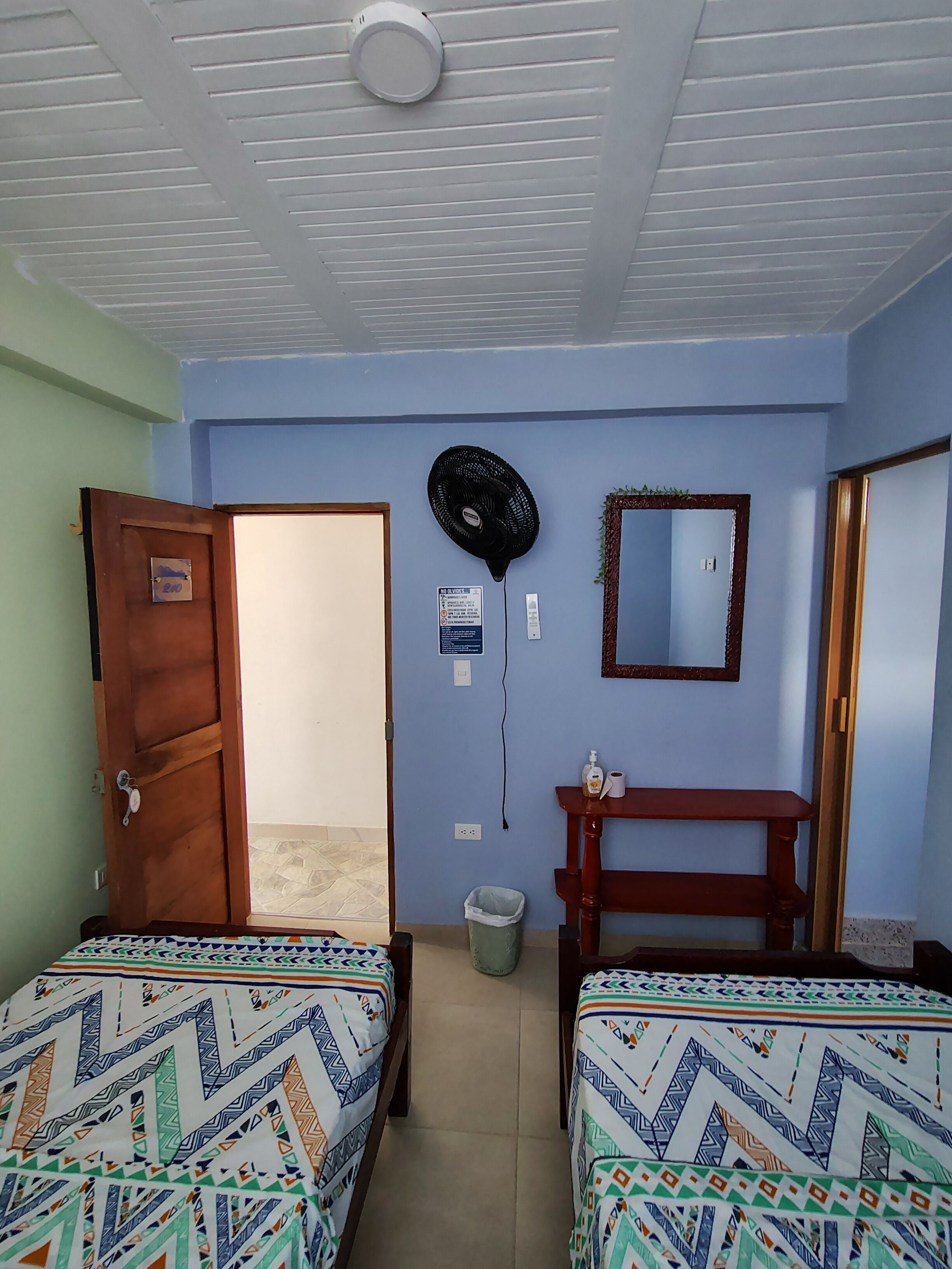 Quarto casal básico de uso individual | Wi-Fi de cortesia