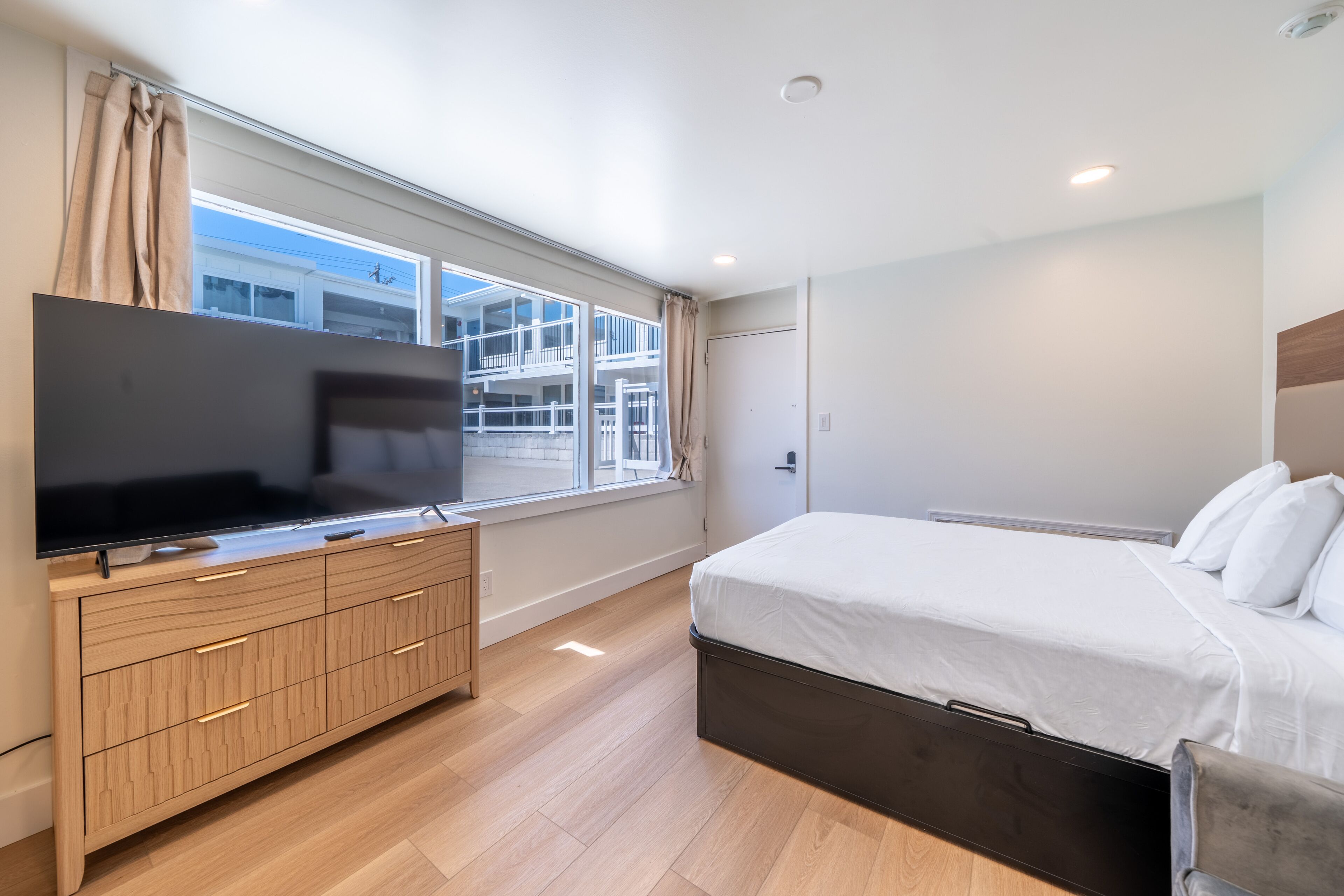 Quarto Duplo Deluxe, 1 cama queen-size e sofá-cama | Wi-fi grátis, roupa de cama fornecida 