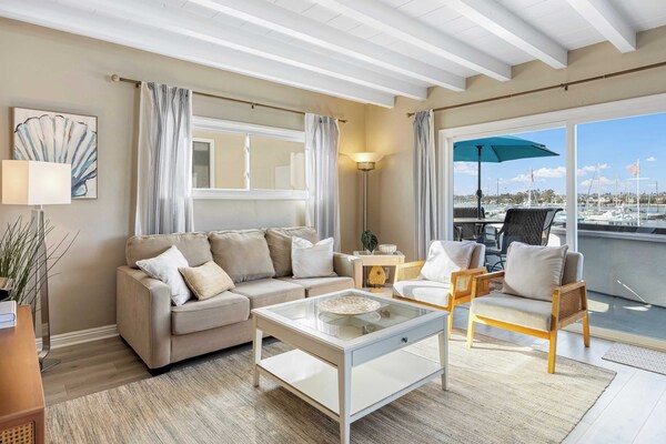 The Edgewater Condos By Avantstay - Huntington Beach, CA