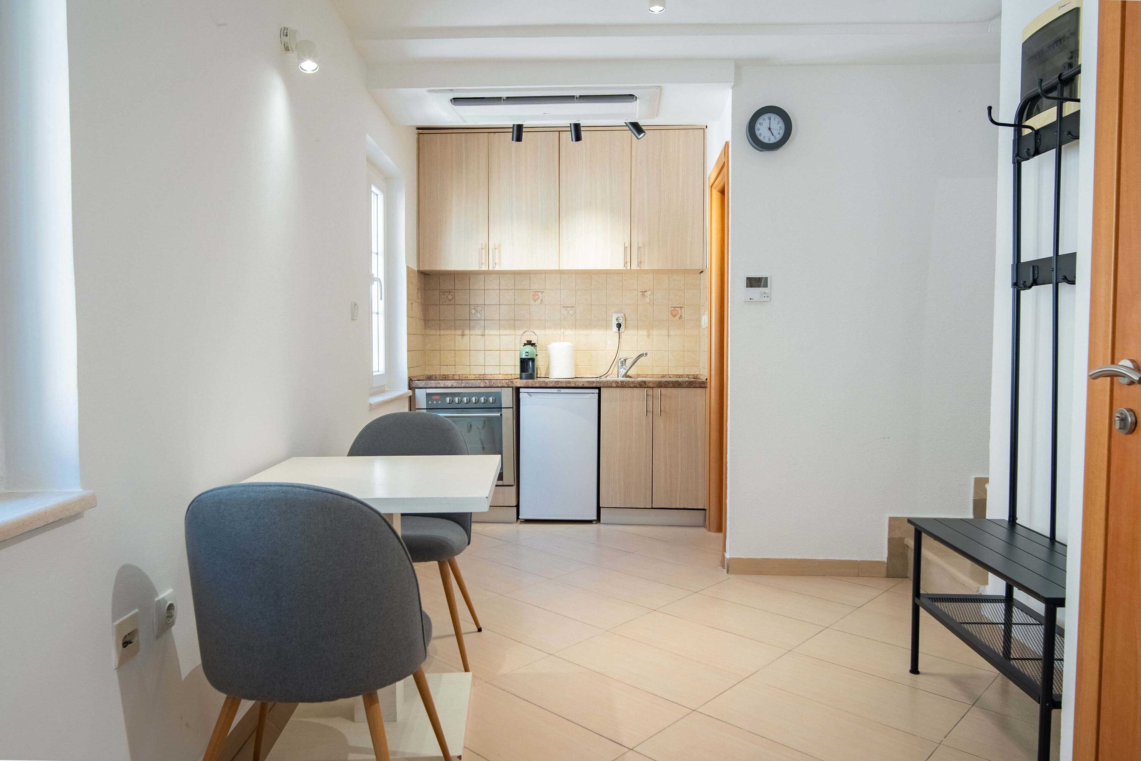 Apartamento, 1 quarto | Sala de jantar