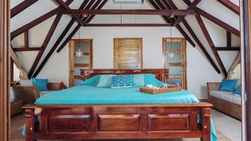 Suite, vista para a praia | Cofre no quarto, Wi-fi grátis, roupa de cama fornecida