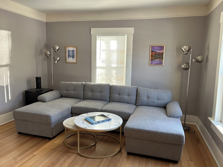 Main Street Retreat 4-bedroom W Hot Tub, Walk To Beach, Harbor & Restaurants - Dewey Beach, NH