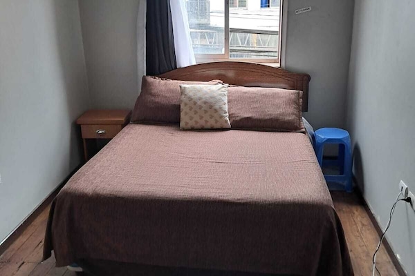 Quarto Clássico com Cama de Casal, Vista para a cidade | Wi-fi grátis, roupa de cama fornecida