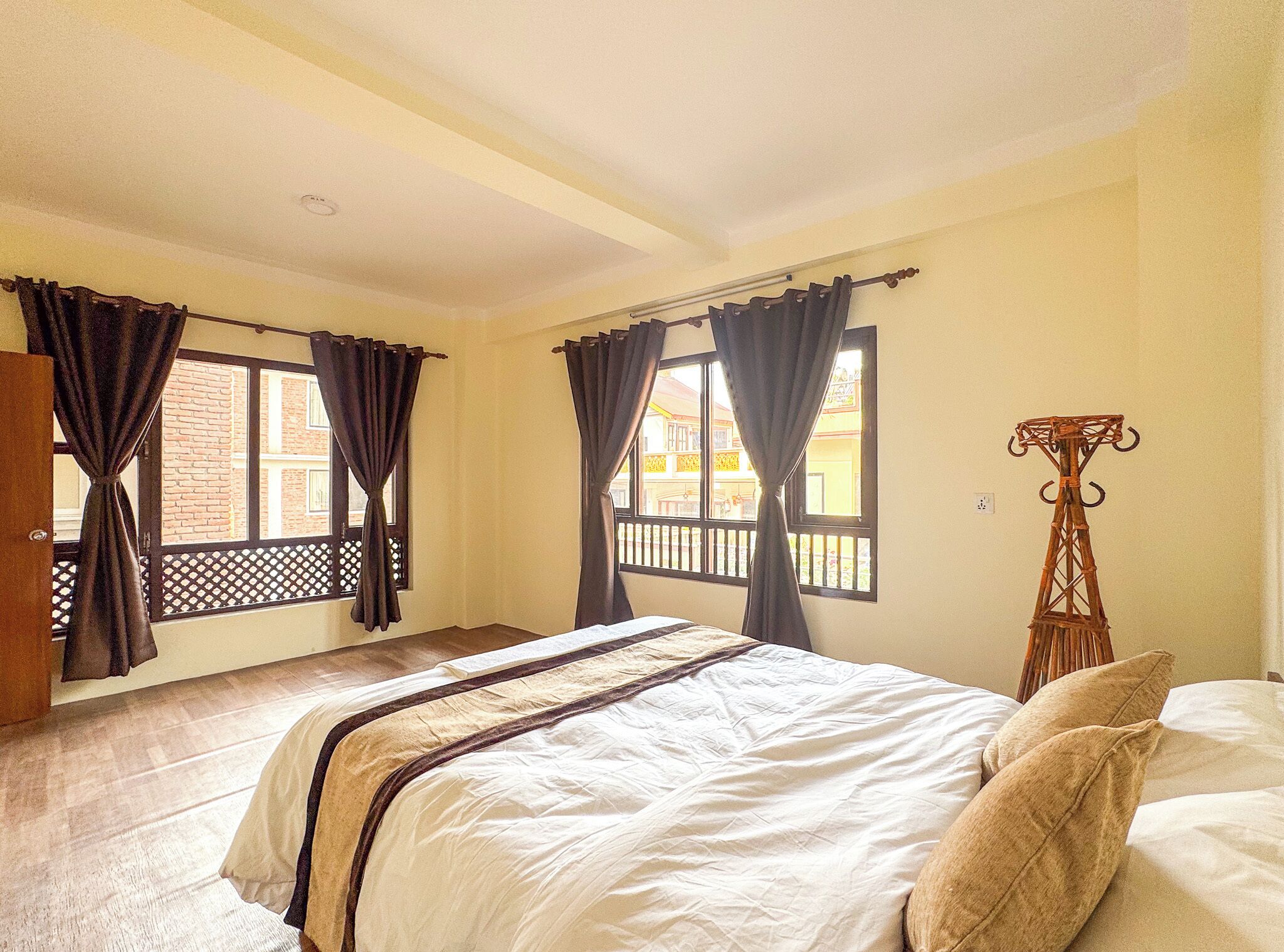 Quarto casal standard, vista para a cidade | Escrivaninha, espaço de trabalho para notebook, Wi-Fi de cortesia