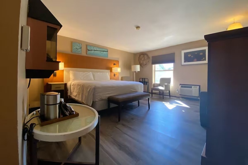 Scenic Escape W/ Entertainment, Pet Access, Free Parking & Seasonal Fun - Death Valley