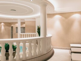 Sauna seca, banheira de hidromassagem, sauna a vapor