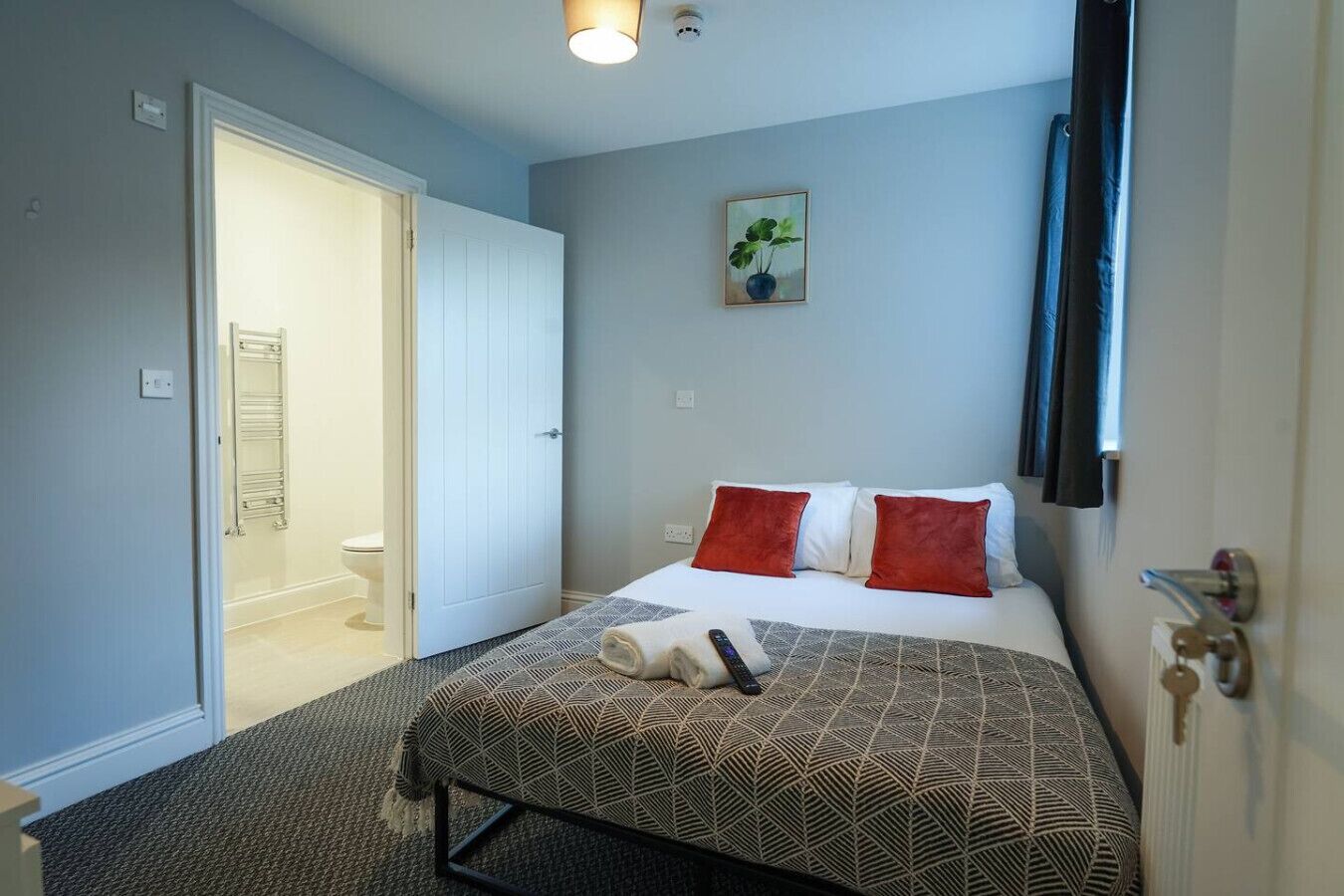 Contractor Stay  2 Bed  2 En-suites - Swansea