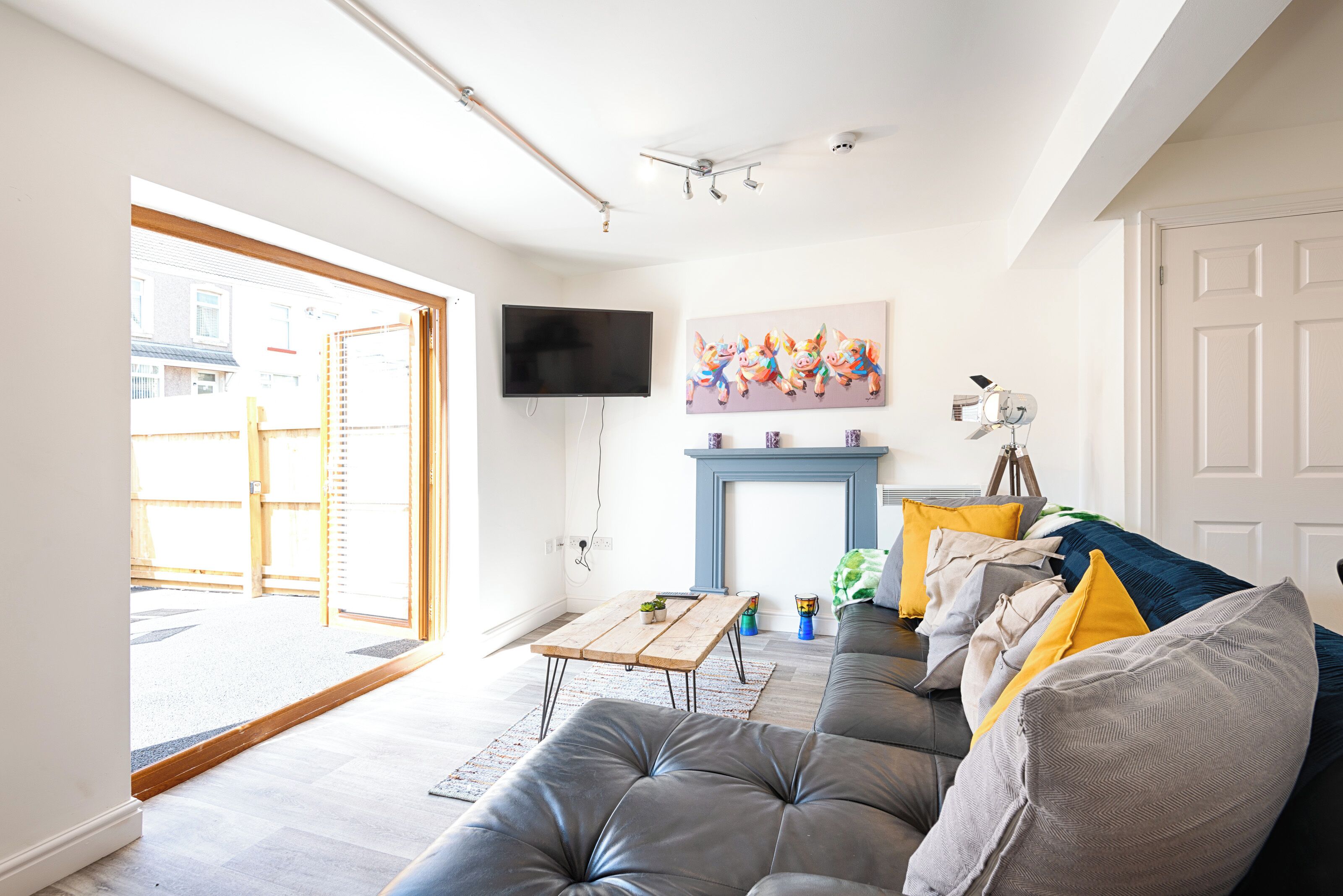 Spacious Home  2 Ensuites  Garden  Smart Tvs - Port Talbot