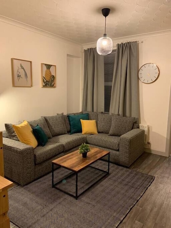 Contractor Ready 4br City Centre Stay - Swansea