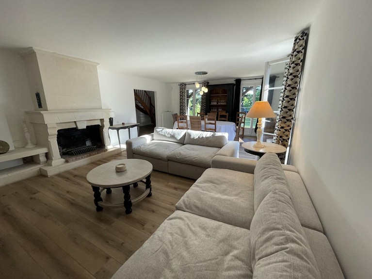 Amplia Casa Con Jardín Cerca De Tours - Tours