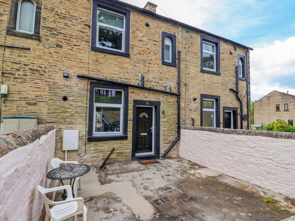 Canal View - Skipton