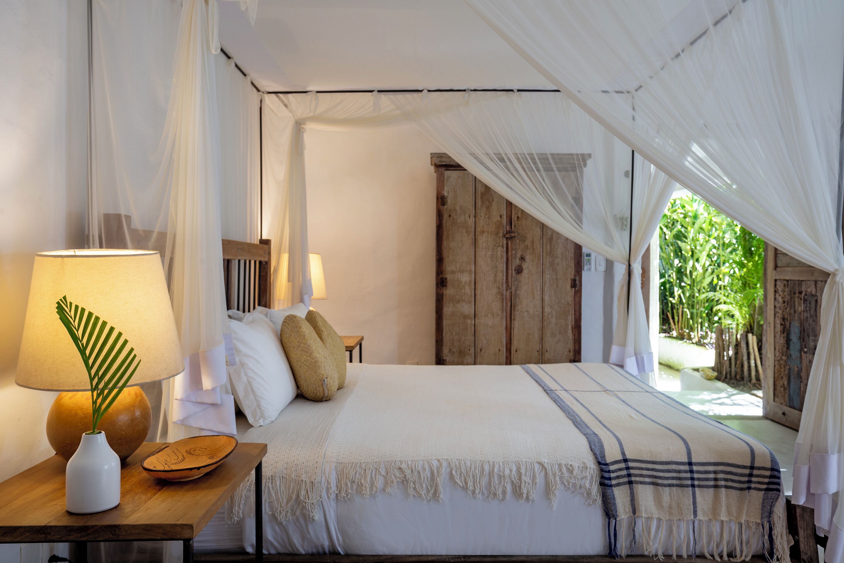 Quarto, 1 cama queen-size, vista para o jardim | Wi-fi grátis, roupa de cama fornecida 