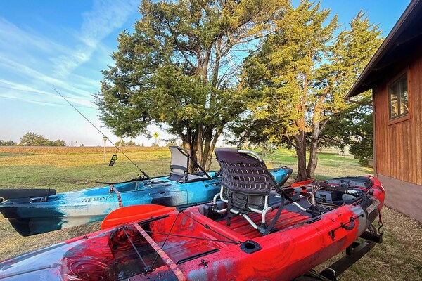 < 1 Mi To Tuttle Creek Lake: Cabin W/ 2 Kayaks! - Tuttle Creek Lake, KS