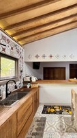 Casa Clássica, 1 quarto, vista para o jardim, junto ao jardim | Cozinha privada | Uma chaleira elétrica 