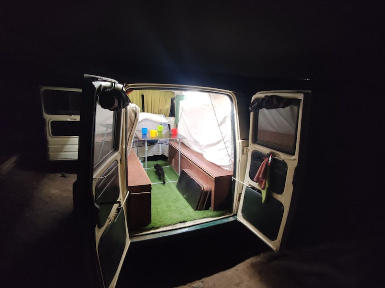 Vintage Camper Van In Mallorca, With Everything For Live, 9 Persons Driving. - Mallorca