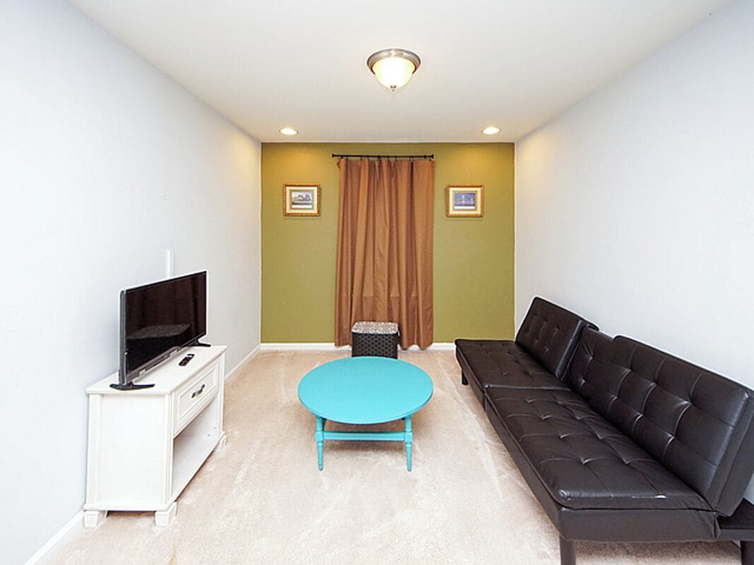 Spacious, Charming 2-story Retreat In Beautiful Summerville  Sleeps 8+ - Moncks Corner, SC