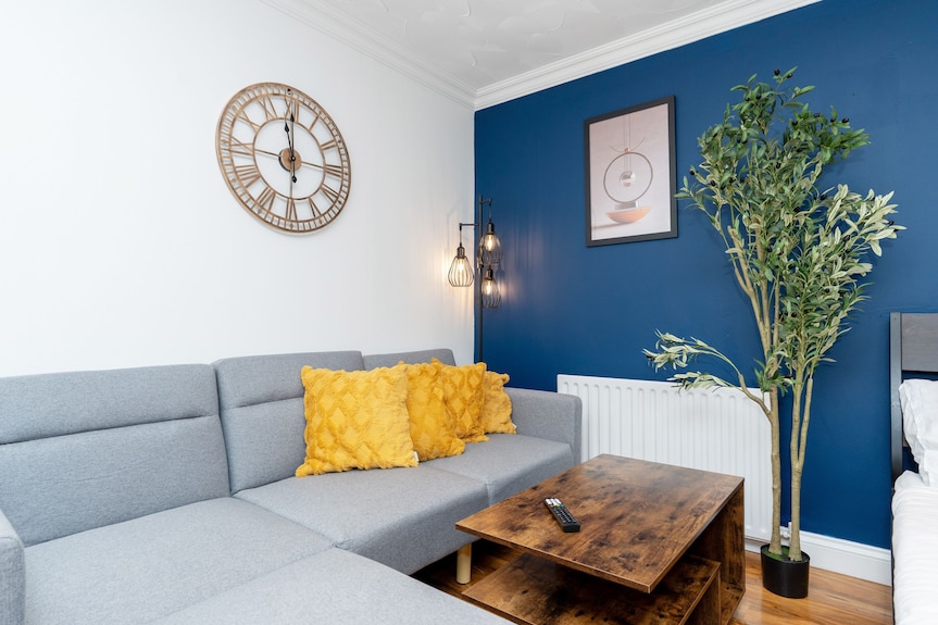 Open Mind Property - 1 Bed Flat With 3 Double Beds - Portsmouth