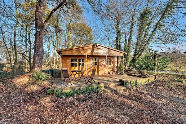 Lodge In Suffolk Near Scenic Trails - Suffolk