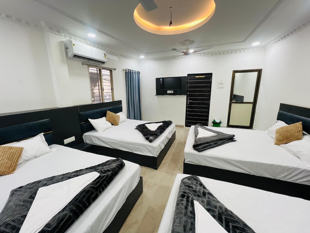 Hotel Shree Gangotri - Ujjain