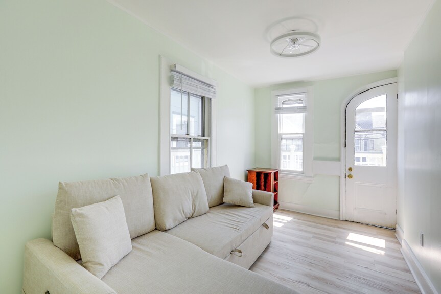 2 Blocks To Beach: Sunny Ocean Grove Apartment - Belmar, NJ