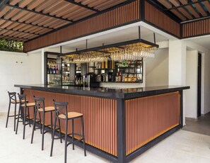 Bar junto à piscina