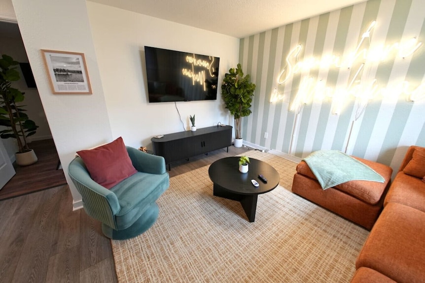 Walk To Mackinac Ferry Sleeps 16 6br Retreat - Mackinac Island, MI