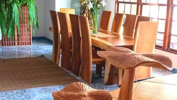 Suite-Estúdio Executiva | Sala de estar | Televisor, piso aquecido