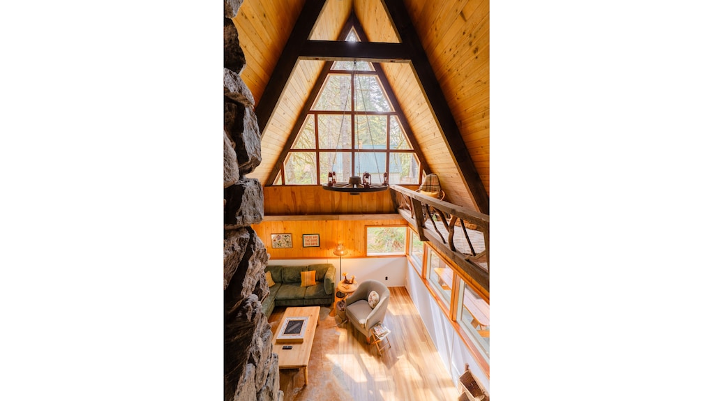 Stonecutter's Cabin - Couples Retreat On The River Surrounded By Nature - Cascade Mountain, WA