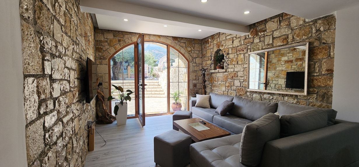 Charming 3-bedroom Villa With Ac, Wifi, In Serene Dhërmi - Dhërmi