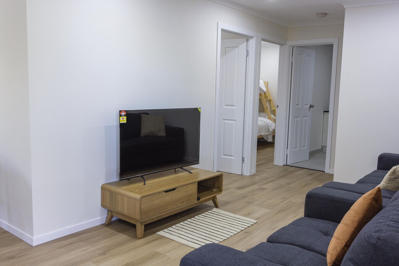 Modern 2br Guest House In Werribee, Bbq, Backyard & Prime Location - Melbourne