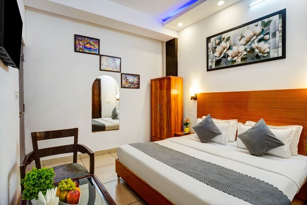 Hotel White At Vasundhara - Ghaziabad