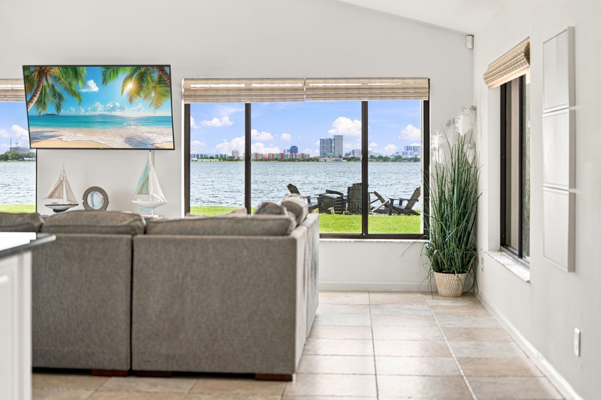 Vista Bonita - Private Pool, Fire Pit, Mins To Dt<br>(fee Applies If You Would Like The Pool Heater Turned On) - West Palm Beach, FL