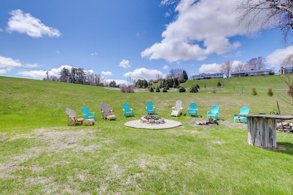 Algoma Retreat: Near Beach, Game Room, Yard - Door County, WI